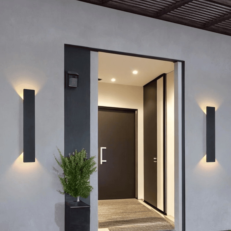 Phillips IP65 Waterproof Wall Lamp - NYRALONDON